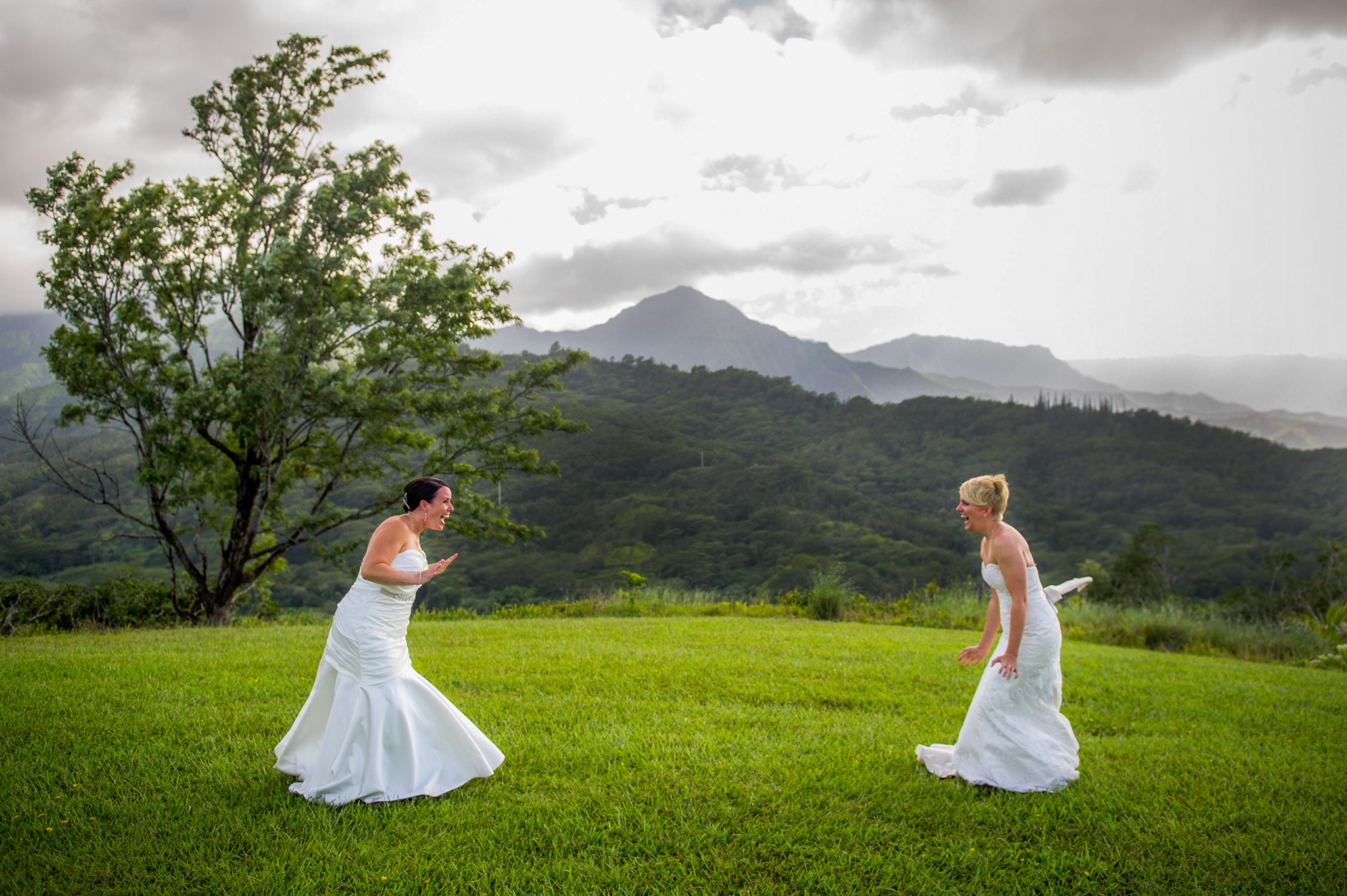 20+ Best First Look Wedding Photos for Your Inspiration - Wedding Maps