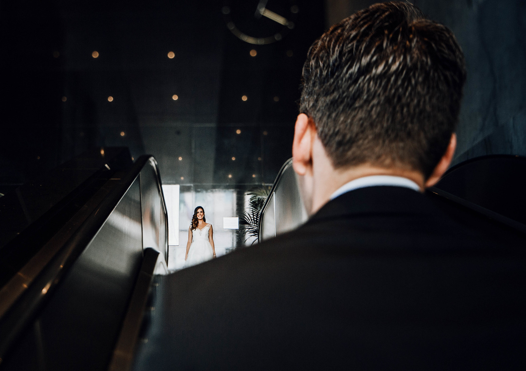 20+ Best First Look Wedding Photos for Your Inspiration - Wedding Maps