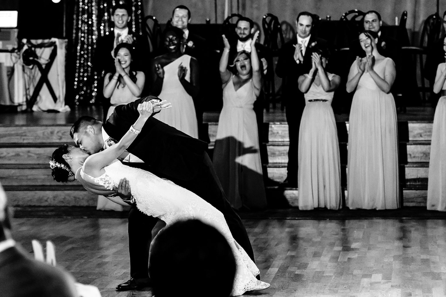 20+ Emotional & Powerful First Dance Photos Wedding Maps