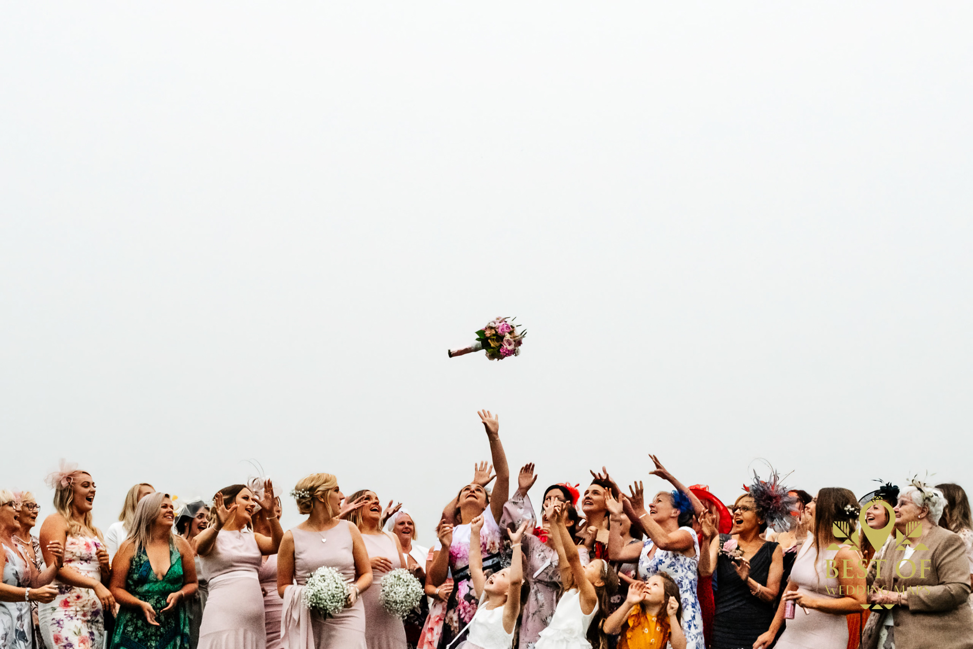 20 Action Packed Bouquet And Garter Toss Photos Wedding Maps