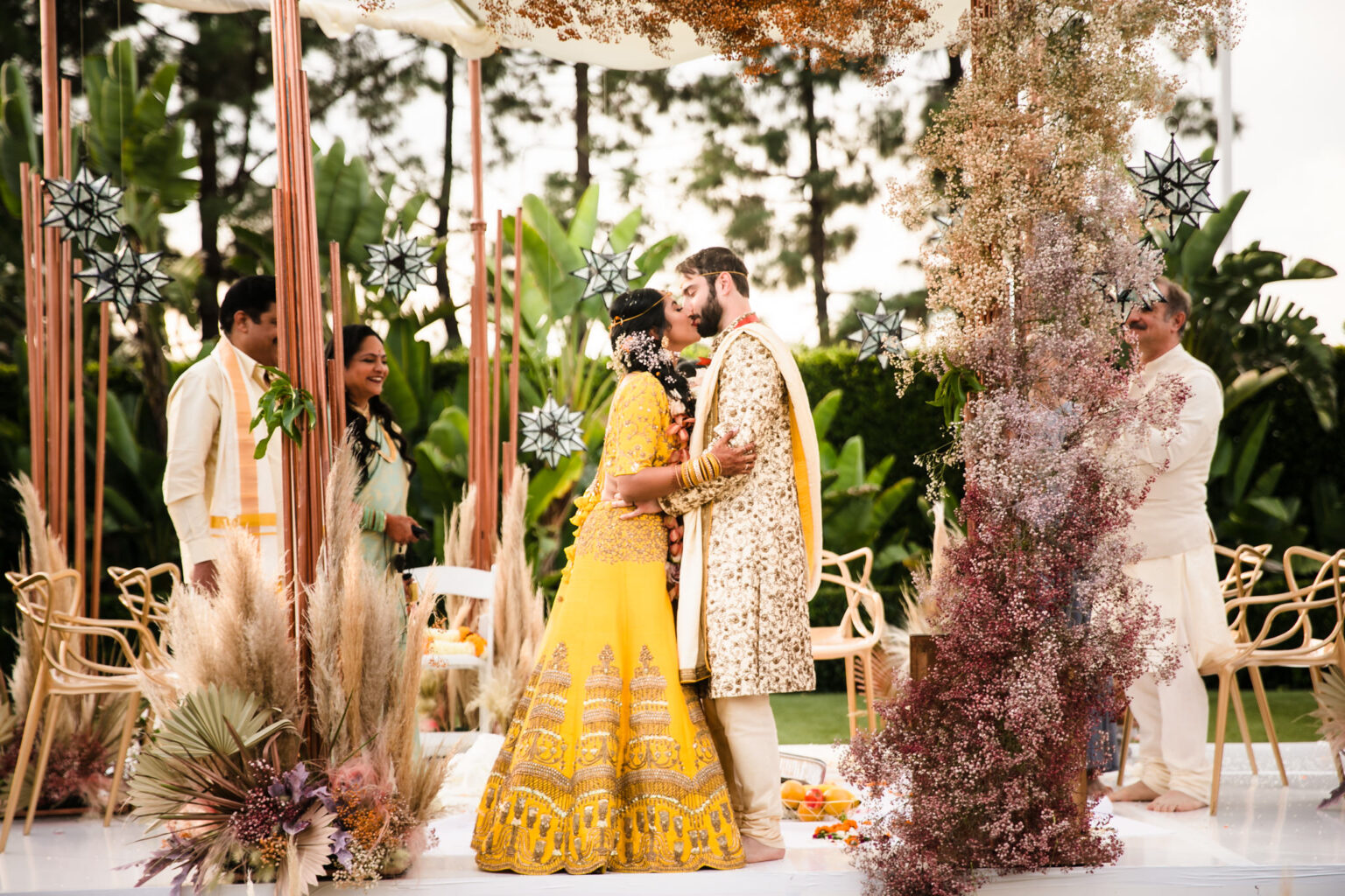 14+ Beautiful Mandap Decoration Ideas to Inspire Your Wedding - Wedding ...
