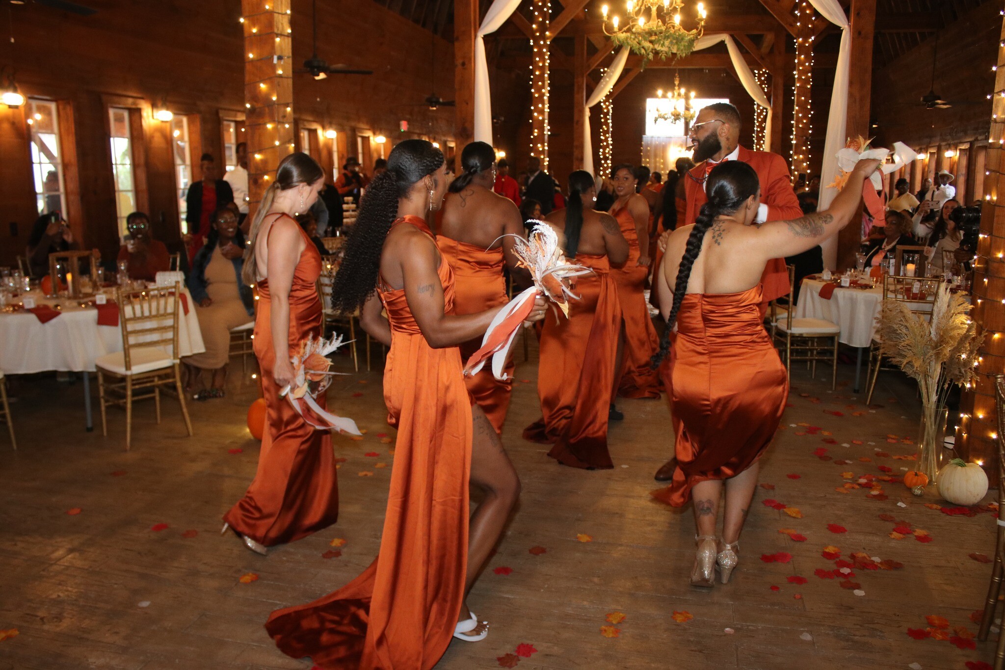 A Guide to Planning a Rustic Wedding - Wedding Maps