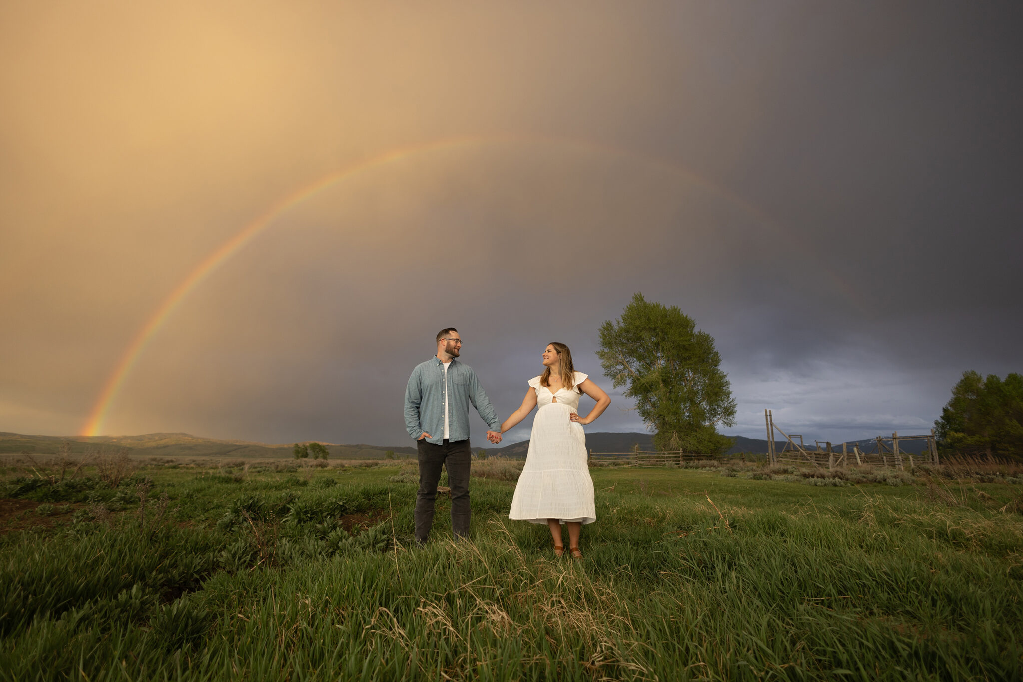 Tips and Ideas for Couples Portraits with Rainbows - Wedding Maps
