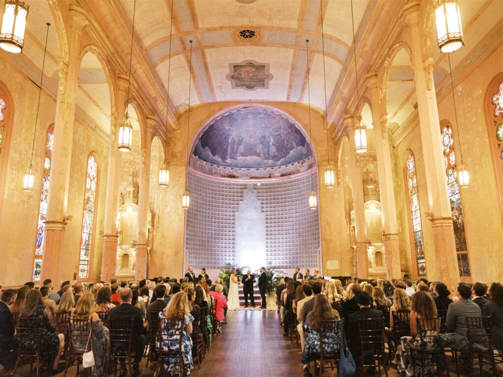 Wedding Portrait Magic: 9 Pattern & Repetition Photo Ideas - Wedding Maps